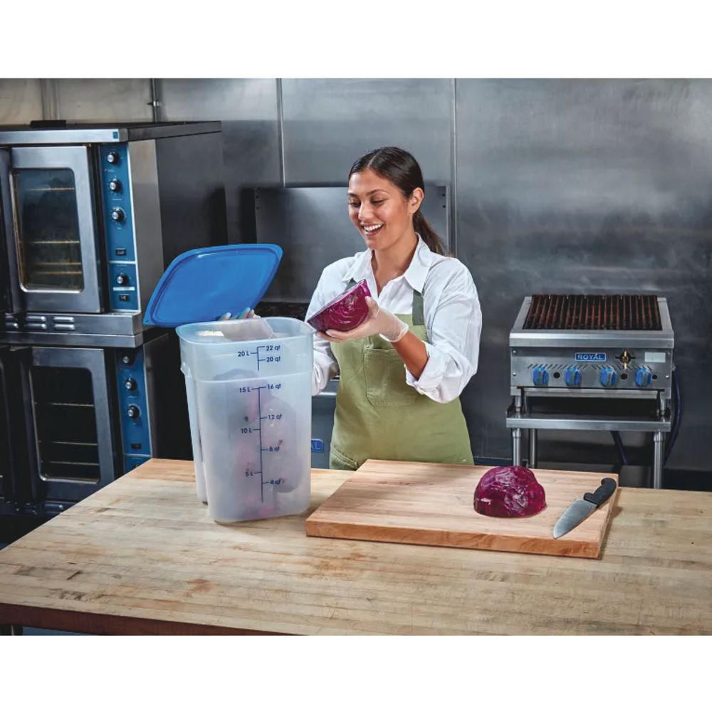 Cambro CamSquares® FreshPro Translucent 22 Qt. Polypropylene Food ...